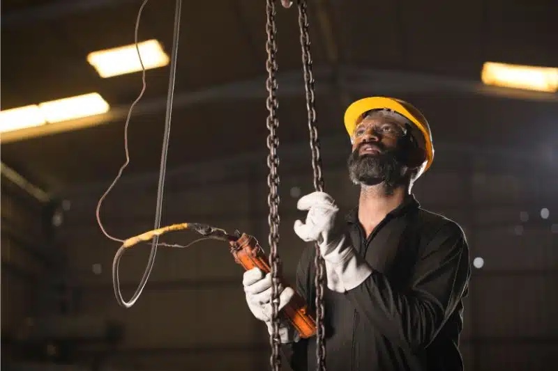 Choosing the Right Heavy Lifting Equipment for Your Project