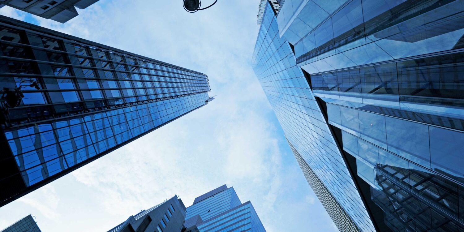 How Rigging Equipment Shapes the Modern Urban Landscape